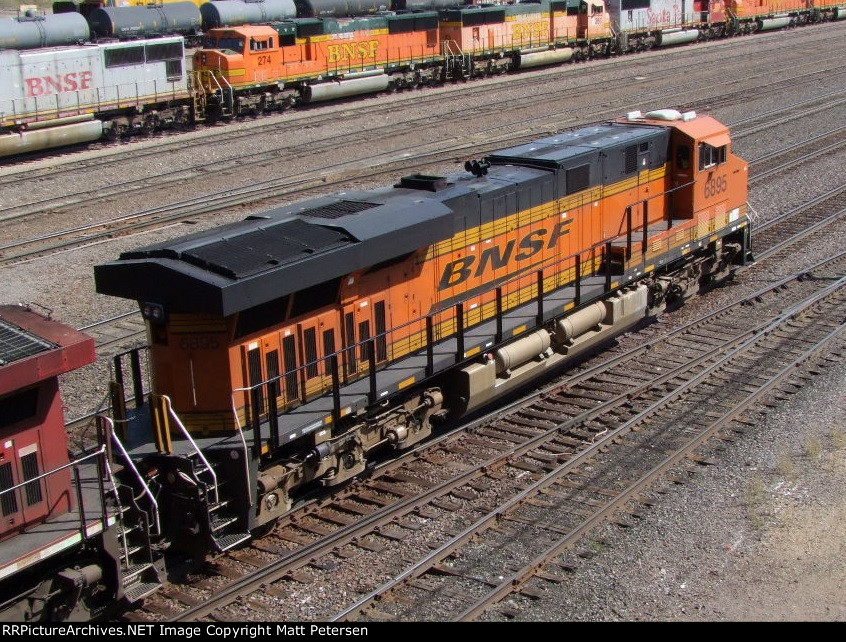 BNSF 6895